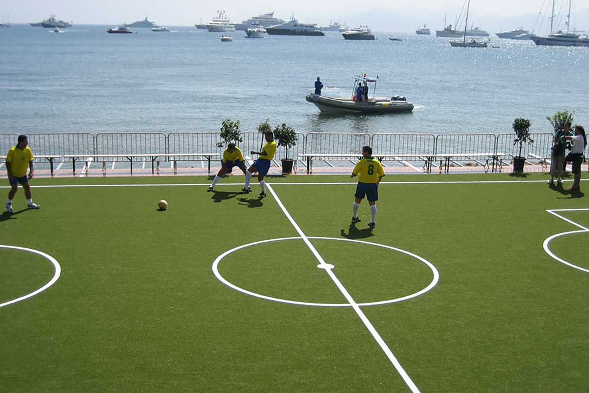 Outdoor Spaces | LazyLawn