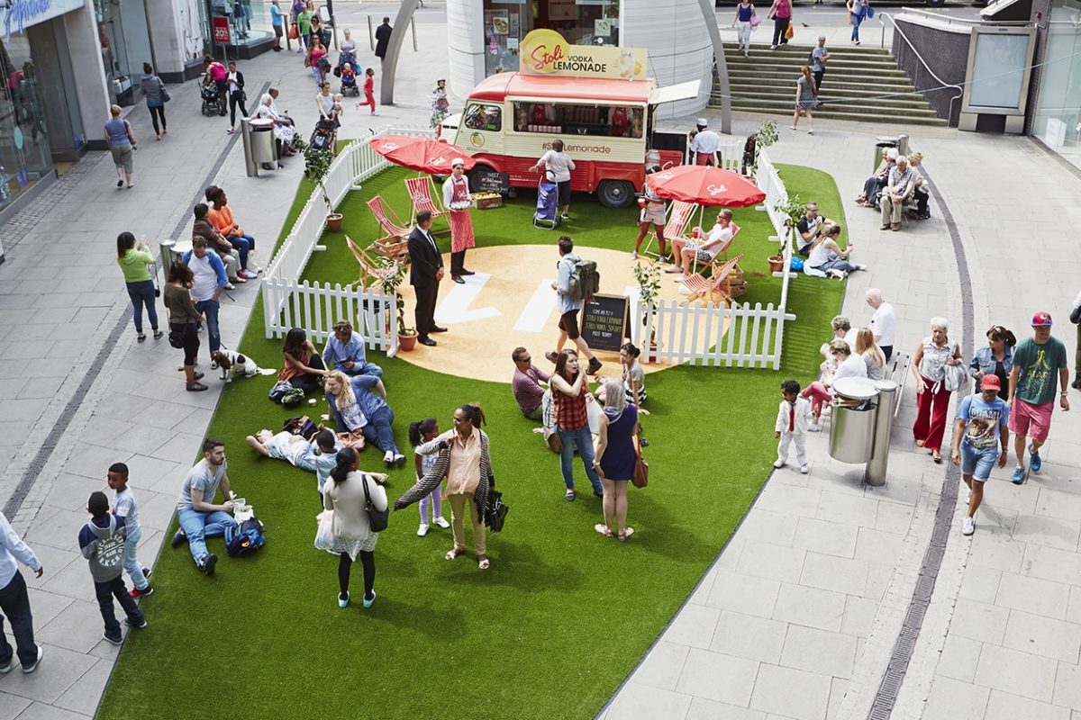 Outdoor Summer Lawns | Transform Your Space | LazyExpo