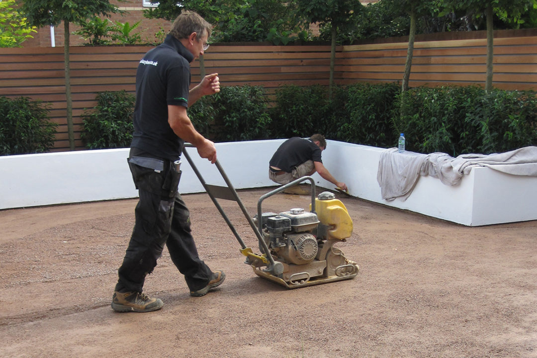 How To Sand Infill Your Artificial Grass | DIY | LazyLawn